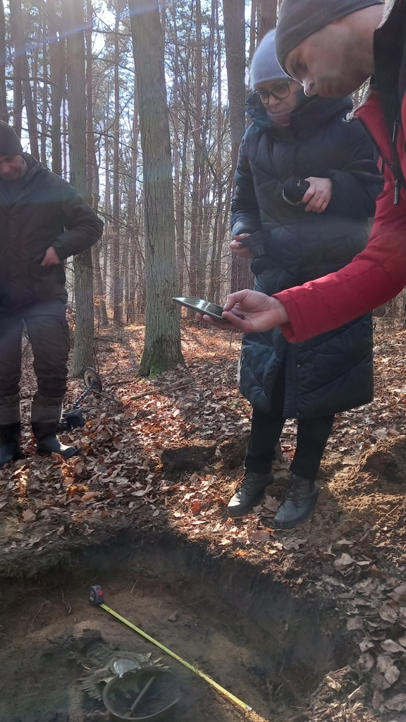 W okolicach Łukawca odnaleziono zabytkową monstrancję [ZDJĘCIA ...